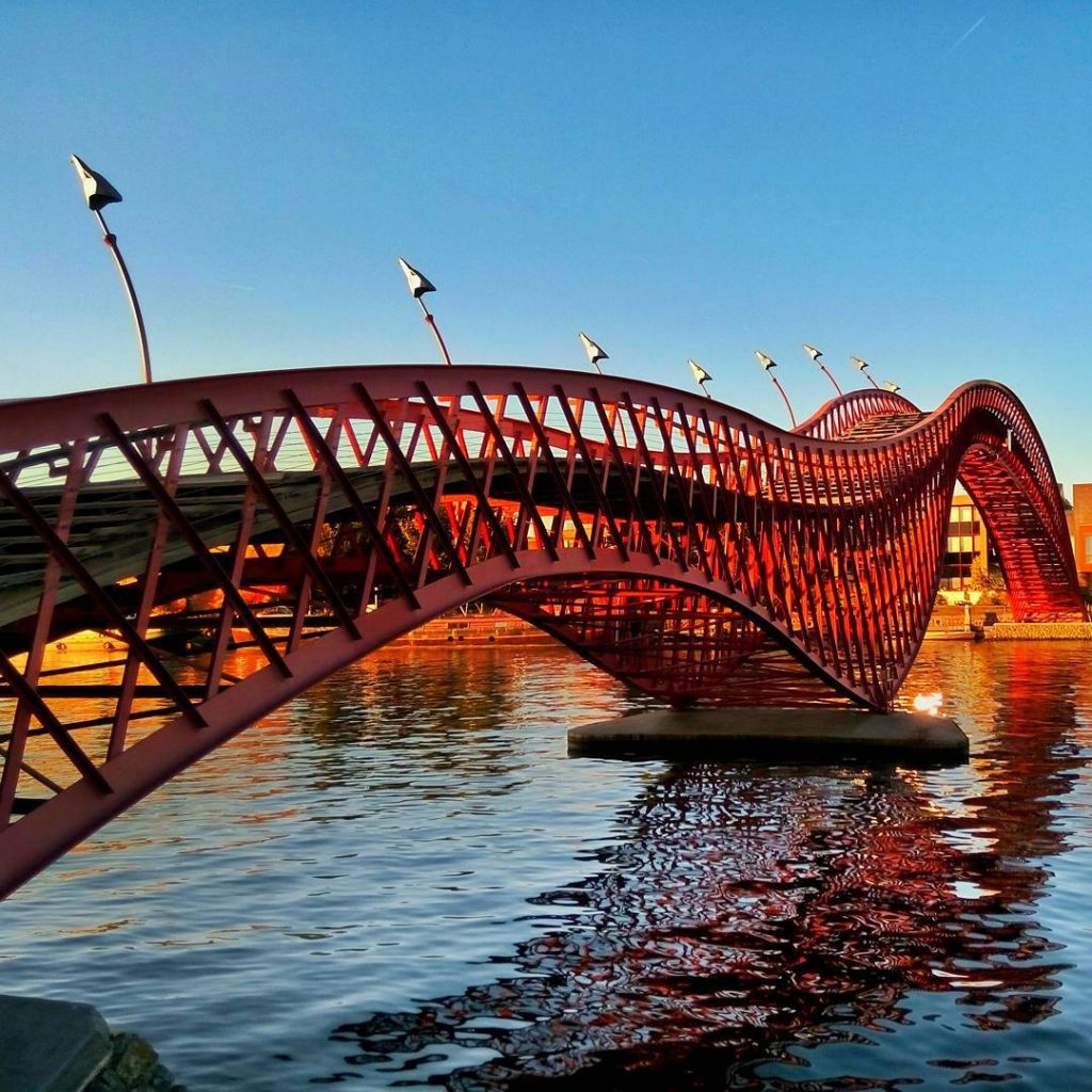 Constructions insolites: les 20 ponts les plus spectaculaires au monde